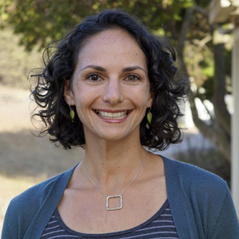 Garren gives Hill briefing on providing traceability for sustainable ...